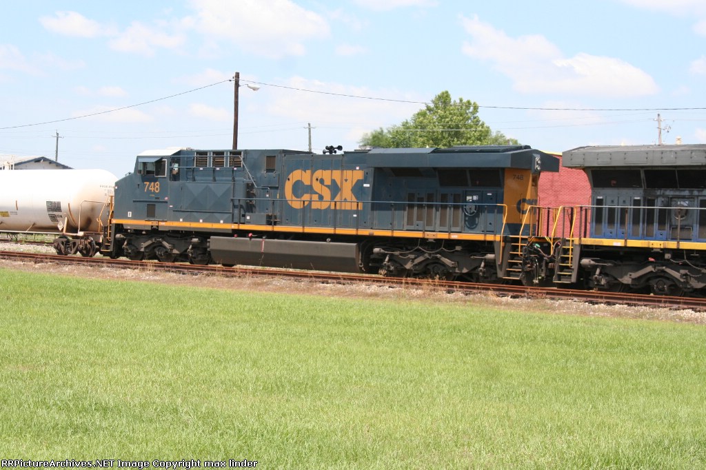 CSX 748